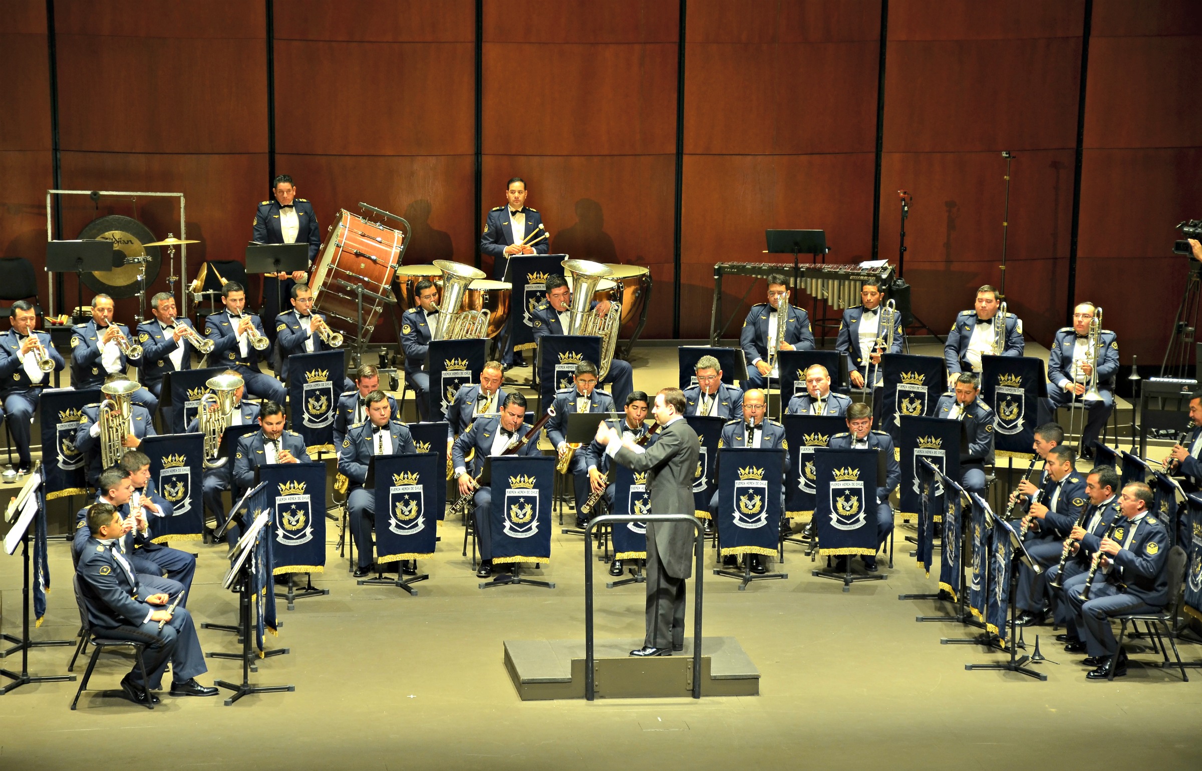 Con la Banda Fach y sin la presencia de Flora Inostroza, partieron las ...